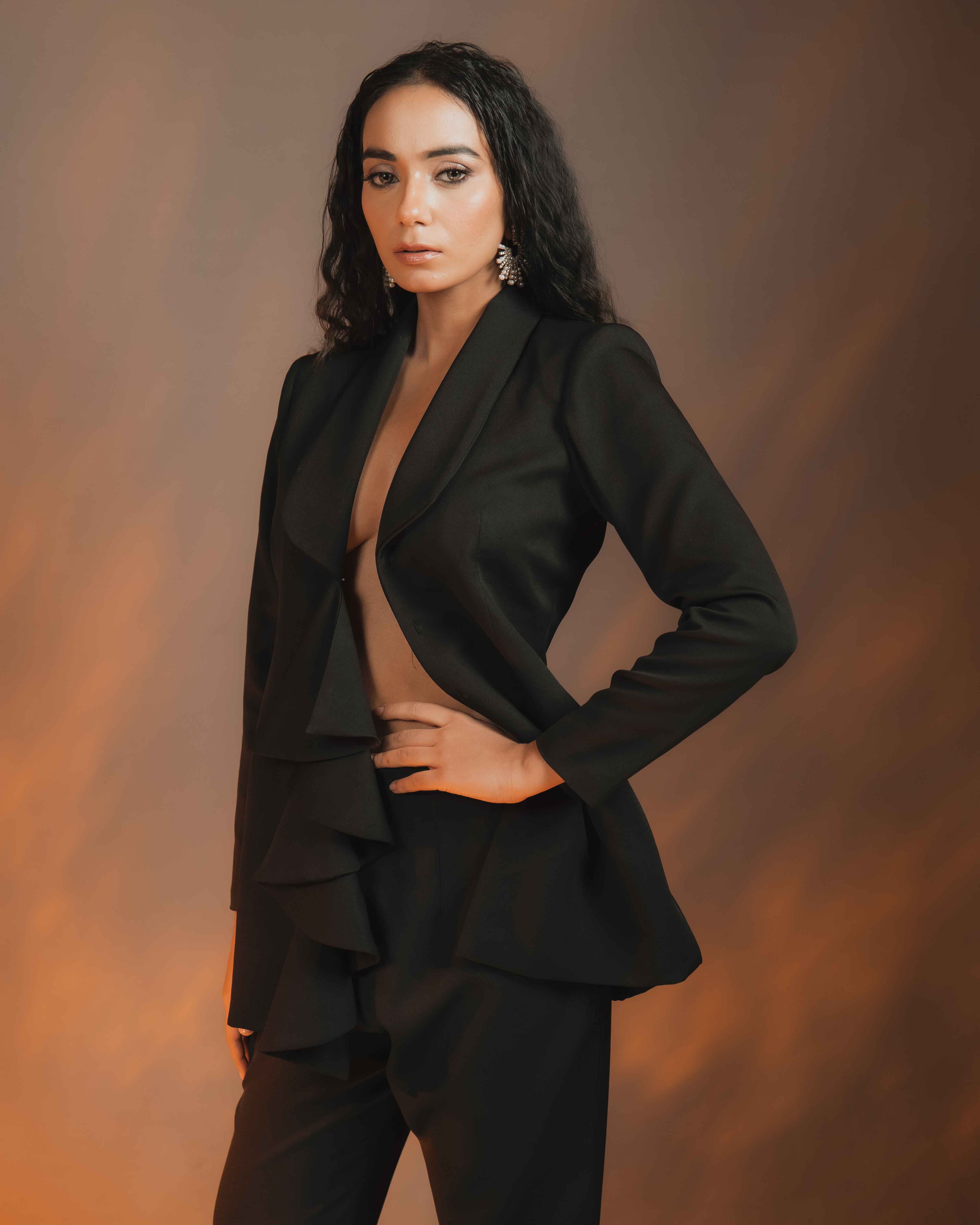 Ruffle Suit – AJILIYAA